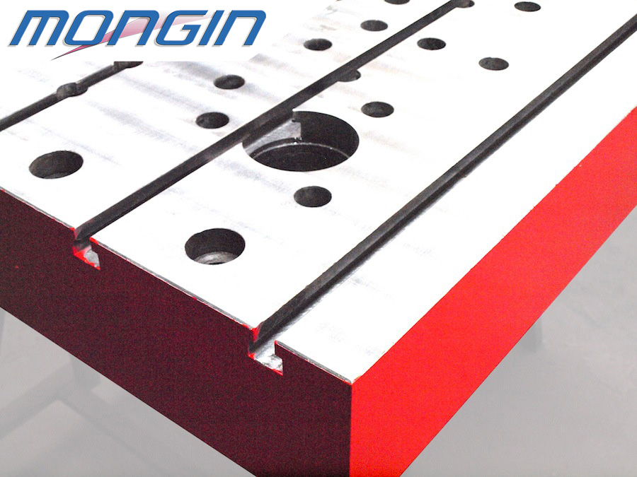 Table rainurée en T